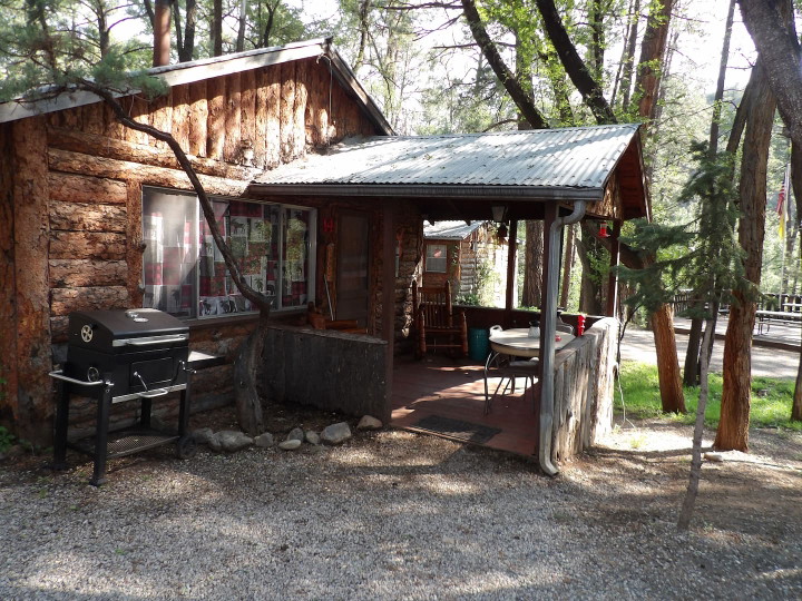 Ponderosa Cabins 104 N Laurel Cabin 14 -