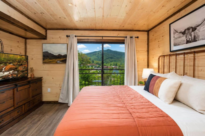 Walk 2 Downtown Gatlinburg/amazing Mountain Views - Gatlinburg, TN