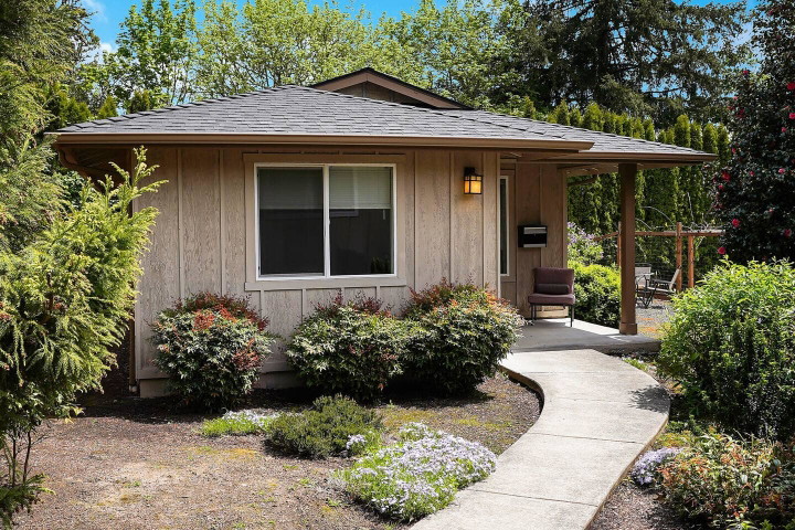 Private, Sweet 2 Bedroom Cottage Near Hospital - Corvallis, OR