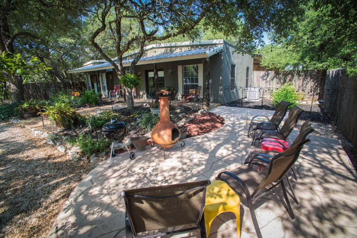 Dog Friendly - Gated Cozy Cottage Getaway - Close To Whitewater & Canyon Lake - Wimberley, TX