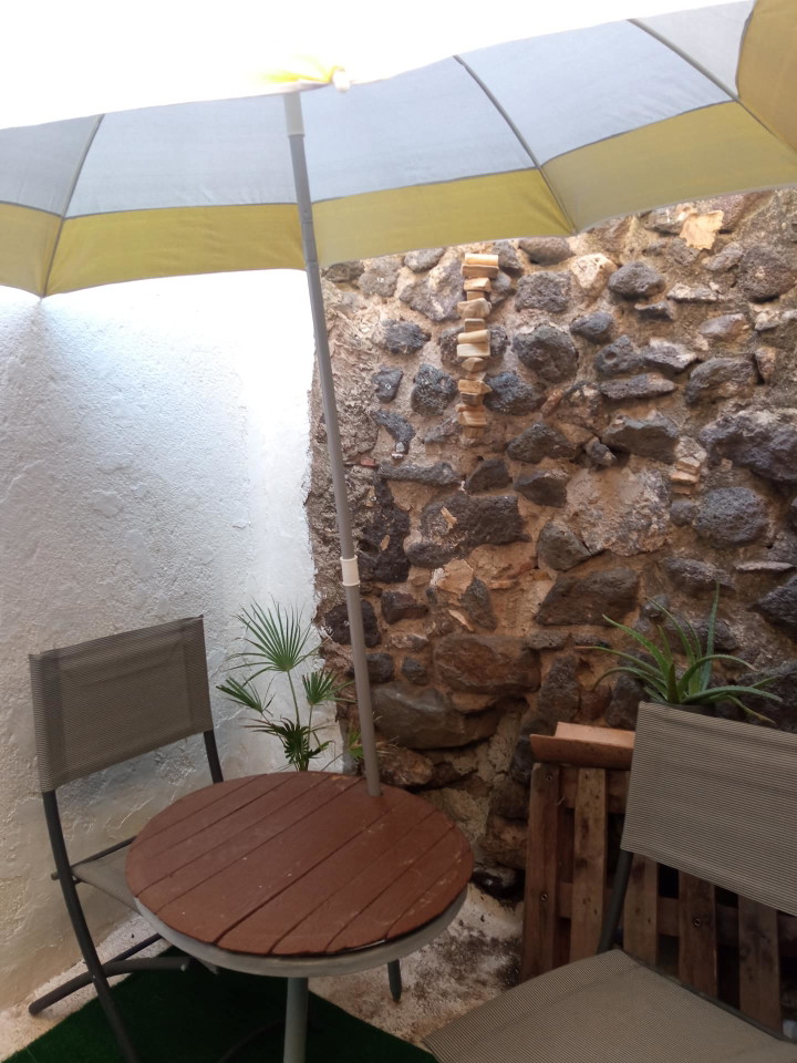Sur Les Remparts 
Maison De Charme 
Avec Patio - Vias