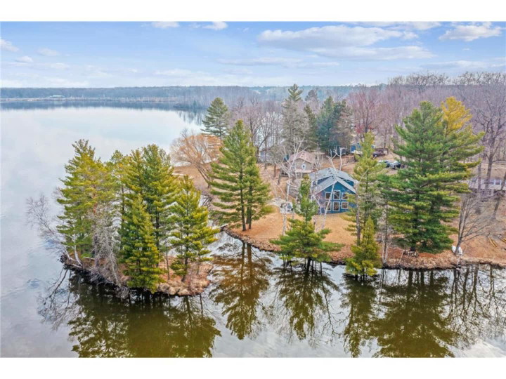 Island Home On Knife Lake, Mora, Mn - Mora, MN