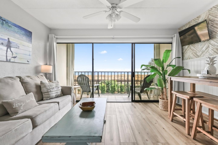 Perfect Beachfront Location-boardwalk-pool-balcony - Carolina Beach, NC