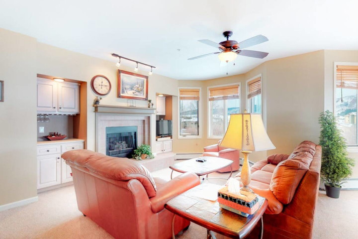 2br Mountain Condo | Fireplace | Hot Tub | Shuttle - Steamboat Springs