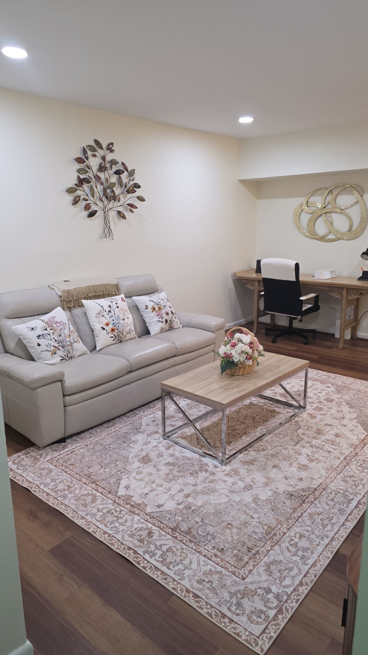 Welcome To A Cozy, Spacious Charming Modern Apt. - Reston, VA