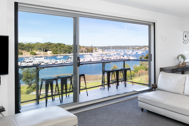 Waterfront. Stunning Views. Close To Everything. Awesome Work From Home Location - Cronulla