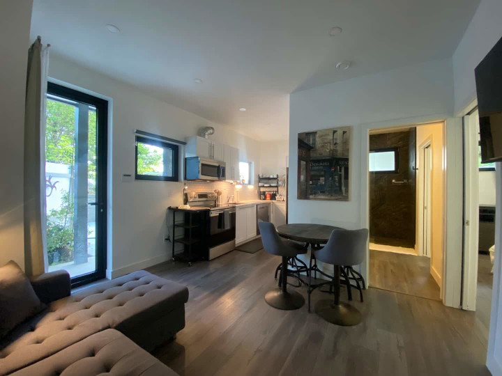 Private Suite In New Home By Burrard Inlet - Port Moody