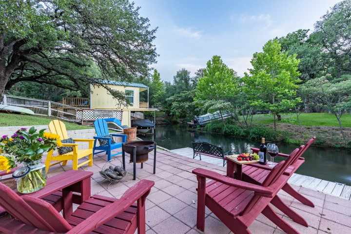 Red Bird Cabin - Studio Retreat - Kingsland, TX