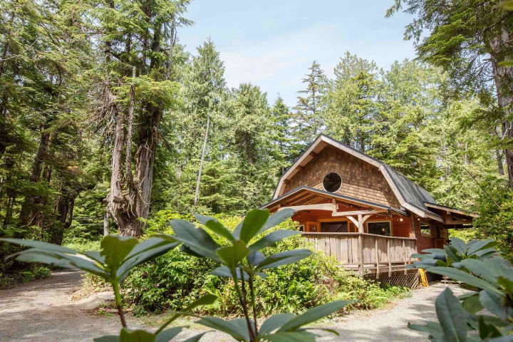 A Private Rainforest Acre-wooden Waves - Tofino