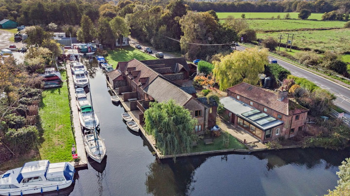Malt Shovel - Riverside Cottage With Indoor Pool - Norfolk