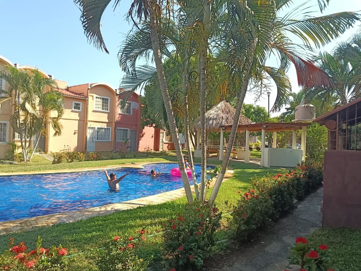 Sun And Relaxation In Ixtapa! Pool And Large Garde - Zihuatanejo