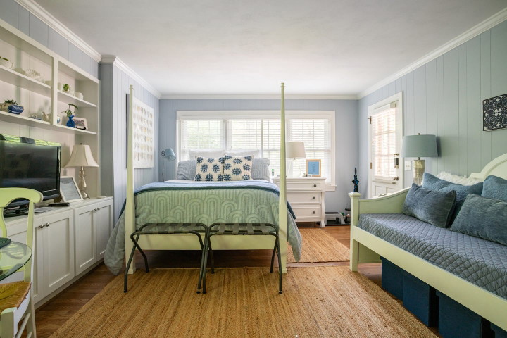 In-law Suite W/private Entrance & Off-st. Parking - North Carolina