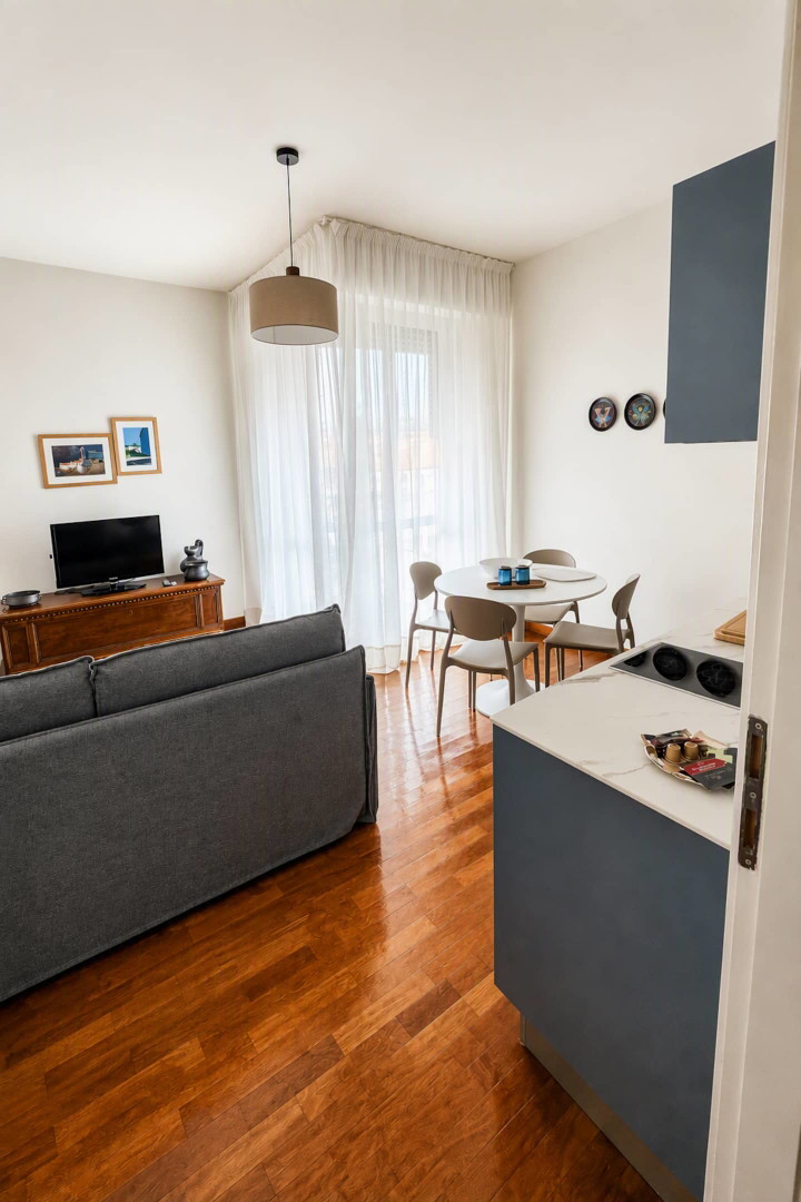Refined Downtown Apartment On The Lake - Lecco