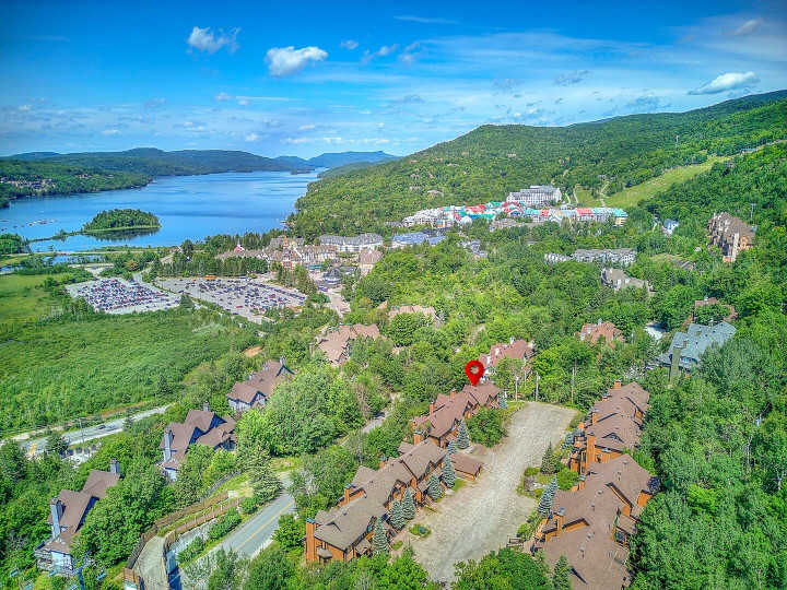 Cozy Ski-out Townhouse, 5 Minutes To Village & Fun - Mont-Tremblant