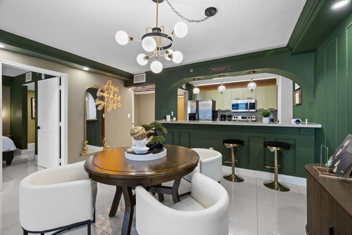 Sleeps 6 · Free Parking · Brickell, Dtwn & Beach - Miami, FL