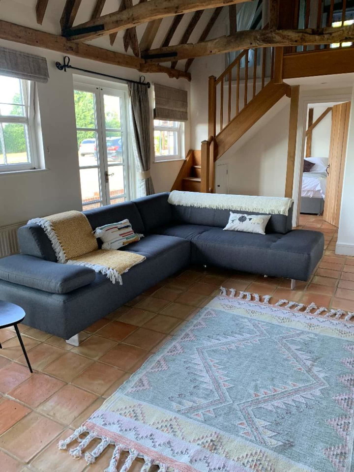Two Bedroom Thatched Cottage, Rural Hertfordshire - Hertfordshire