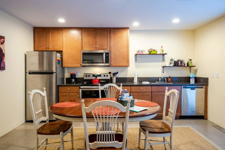 Solar Powered, Central, Private, Secure Guest House! - Tucson, AZ