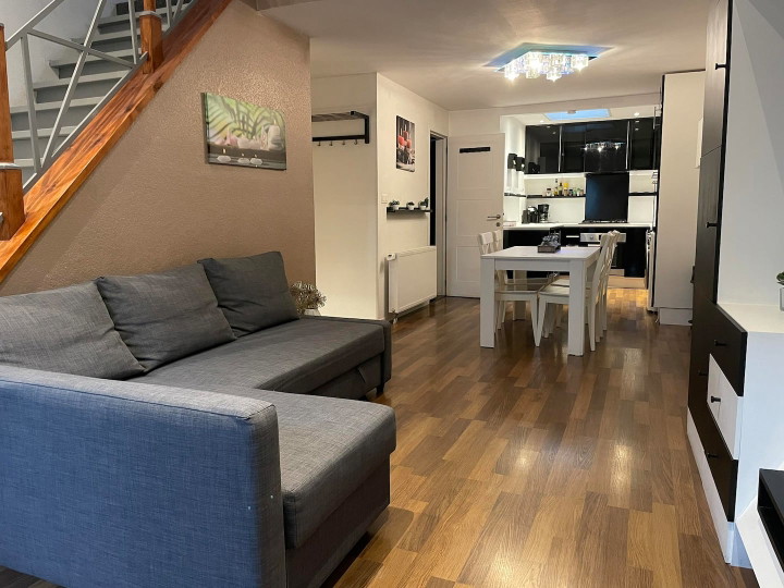 Charleroi : Bel Appartement Avec Mezzanine - Charleroi
