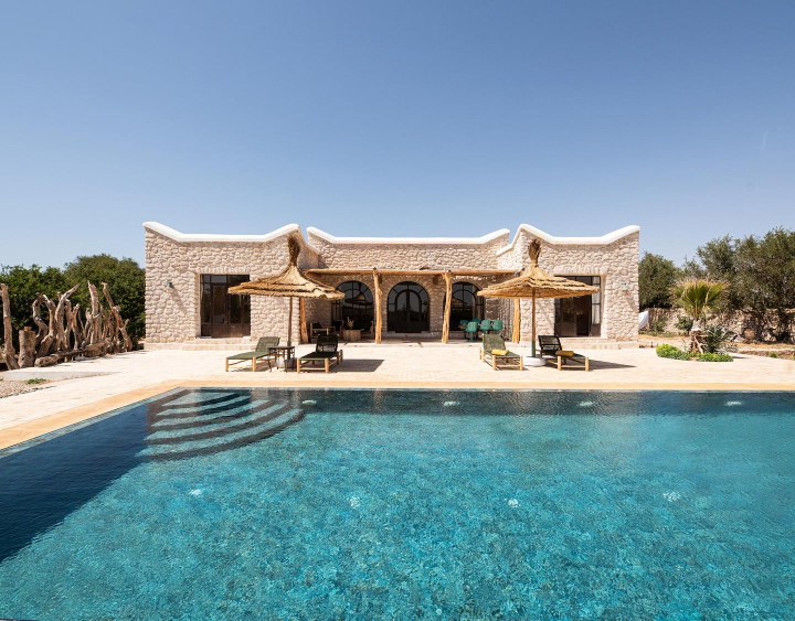 Villa Avec Superbe Piscine Olympique A Débordement - Maroc