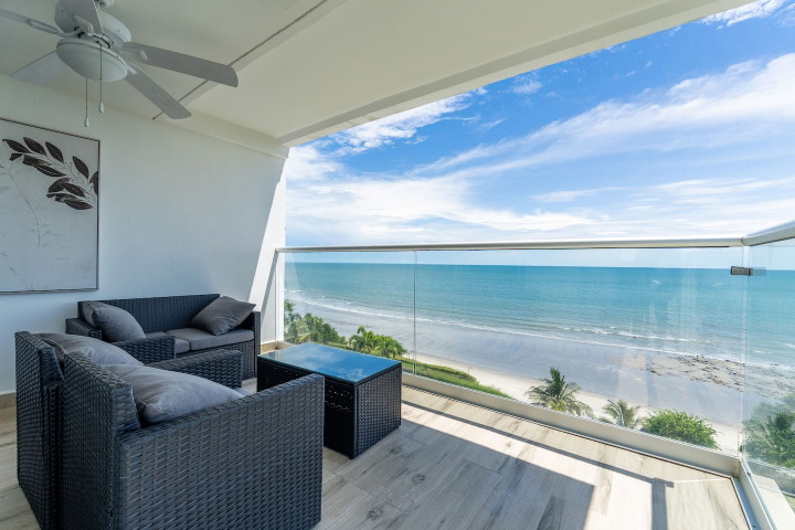 Beachfront 1br Corner Condo - Panama