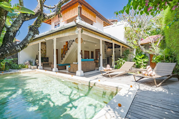 Beautiful 3 Bedroom Private Villa With Tropical Vibes In The Heart Of Seminyak - Bali