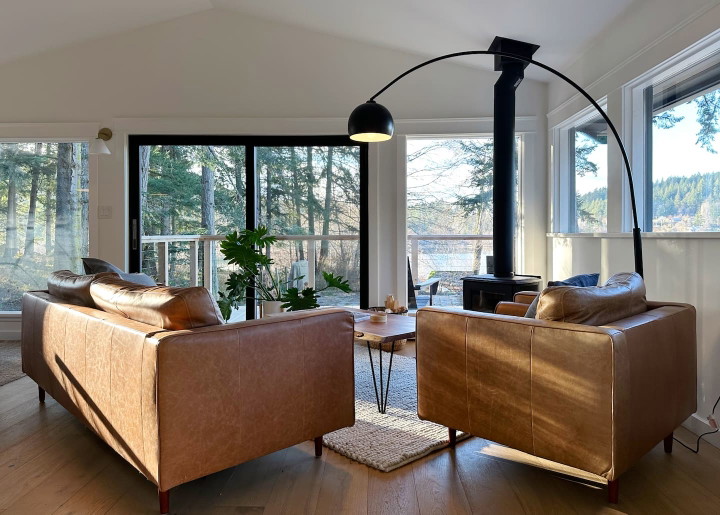 Cabin On St. Mary Lake - Salt Spring Island