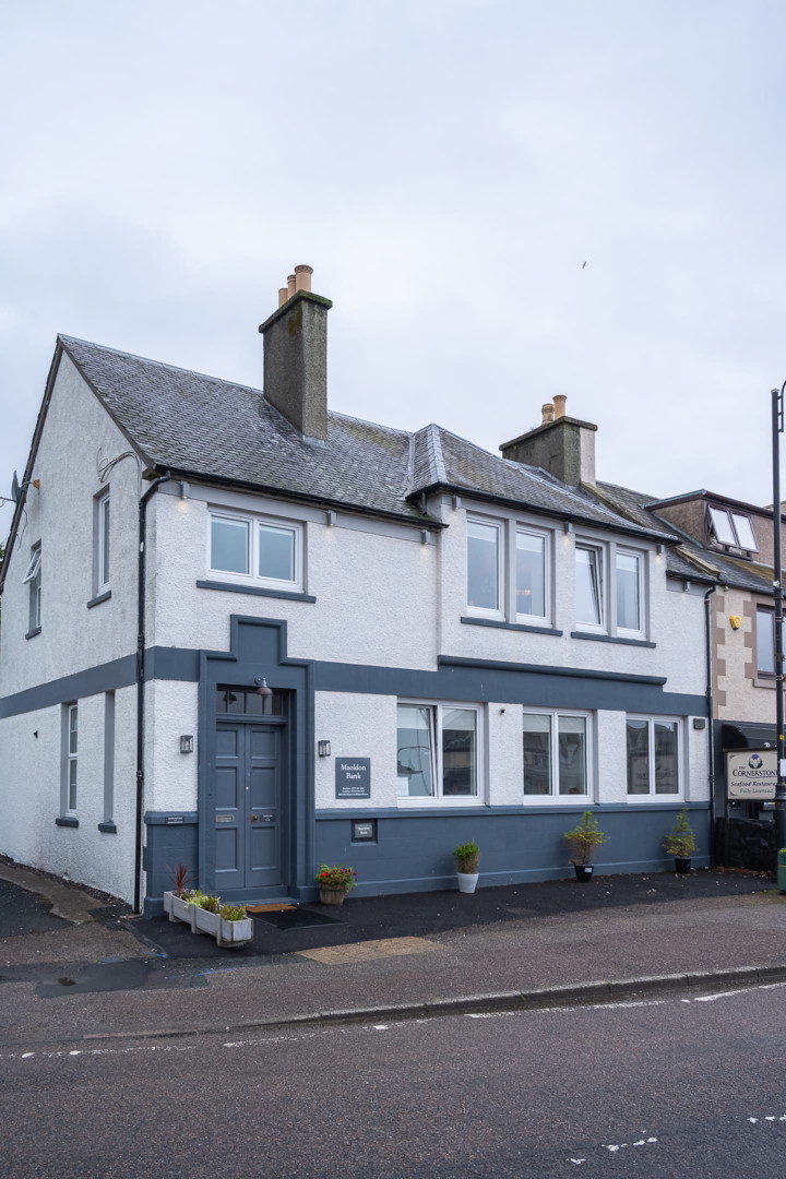 2 Bedroom Apartment In Centre Of Village - Mallaig