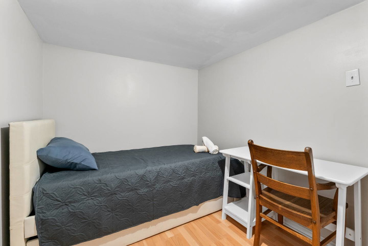 Quite Room W/ Lock - Toronto
