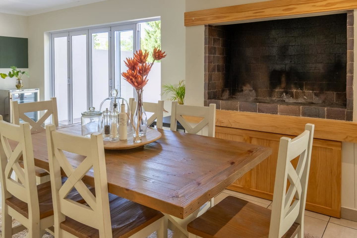 Quaint Townhouse - Western Cape