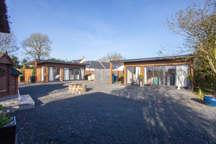 Seven Loch Lodges (Both Cabins) - Glasgow