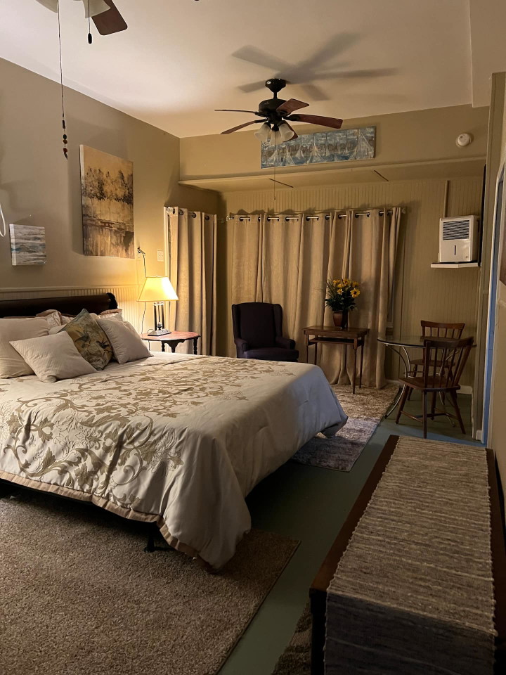 Studio Apt - Mandeville, LA