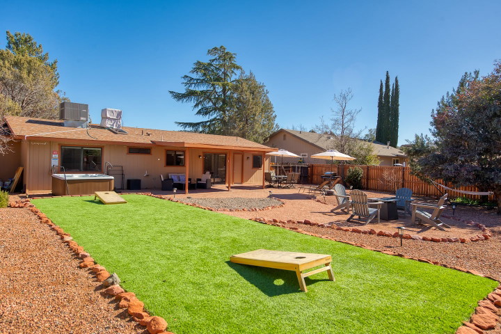 Oasis Retreat Home With Spacious Yard & Hot Tub - Sedona, AZ