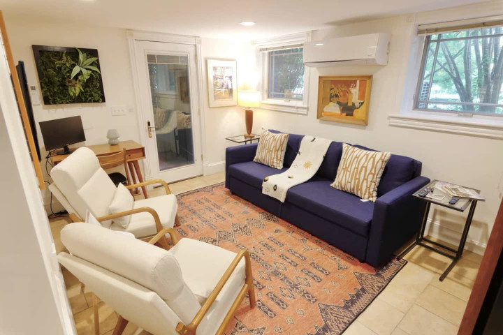 Capitol Hill Delight With Patio - Hyattsville, MD