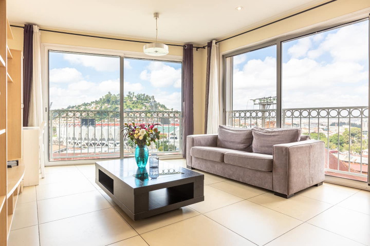 T2 Lumineux, Calme Et Sécurisé - Antananarivo