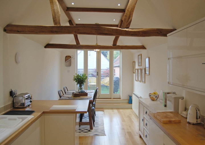 Beaufort House, Town Centre Apartment Plus Parking - Brockenhurst