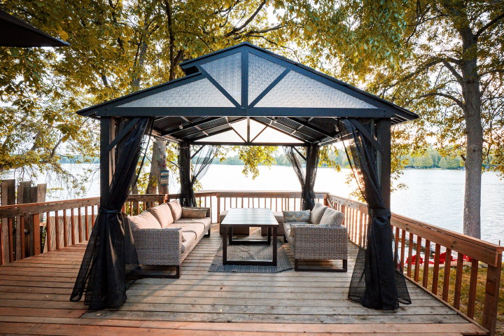Lakefront Escape | Pool Table, Kayaks & Games - Renfrew