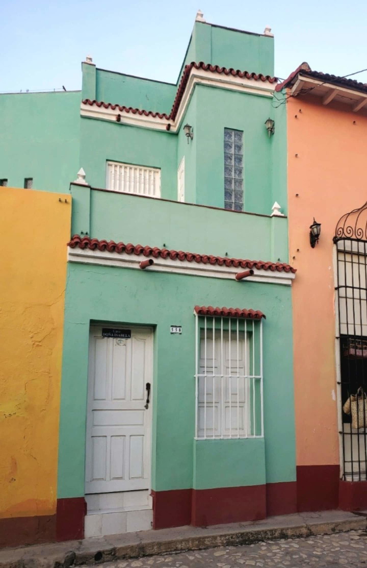 Doña Isabela Detached House With Generator. - Cuba