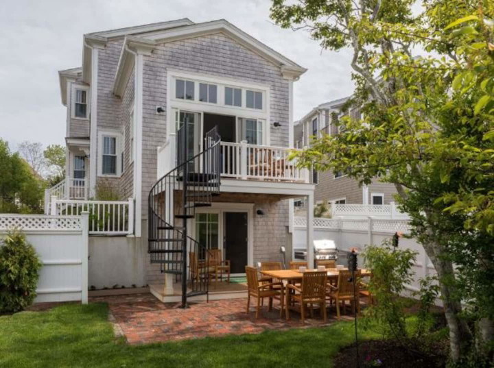 5 Bedrooms All With Ensuite Bathrooms. Boh-23-172 - Provincetown, MA