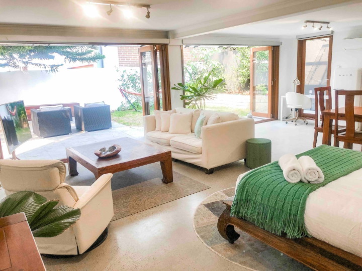 Beach-luxe Studio + Private Garden · Dogs Welcome - Sydney