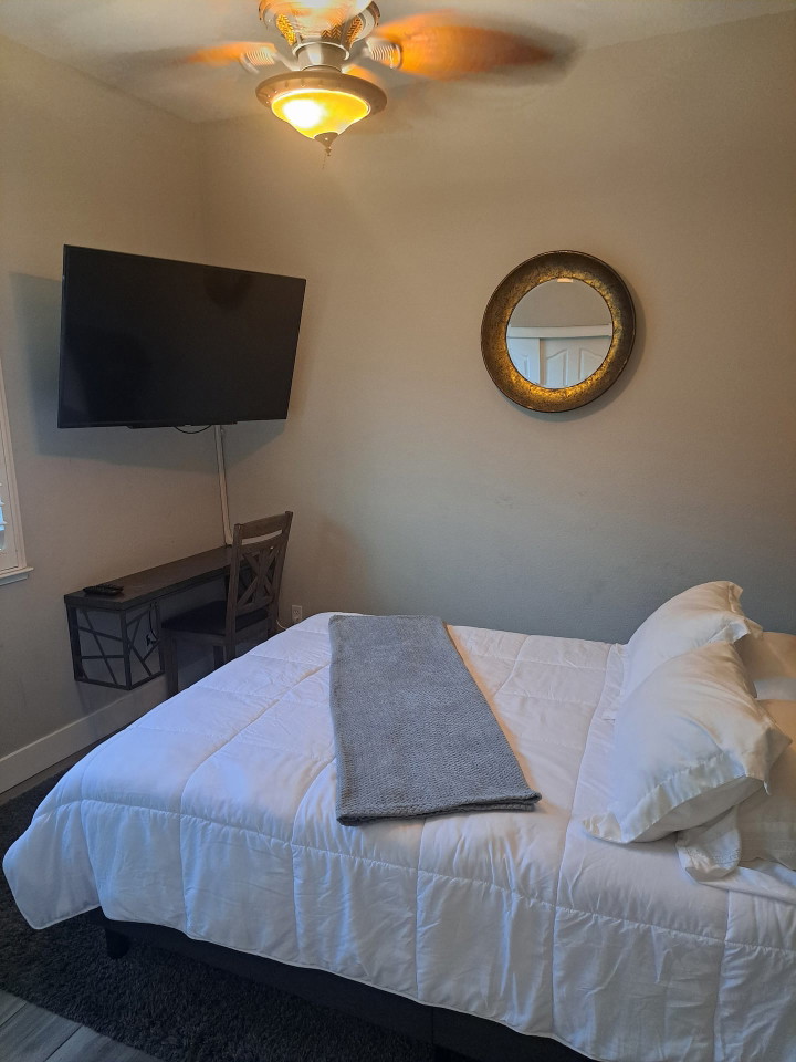In Law Unit, 2 Bedroom Suite. - Roseville, CA