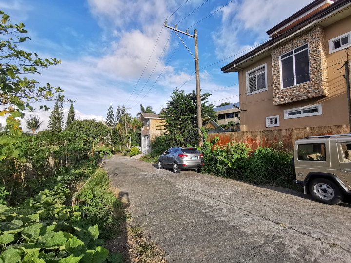 Semi Secluded 4 Bedroom Townhouse In Tagaytay. - Tagaytay