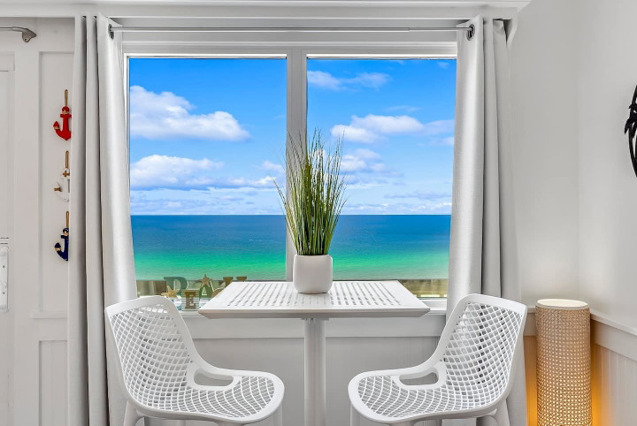 Stunning Fun-filled Beachfront Condo Winter Sale! - Seacrest, FL