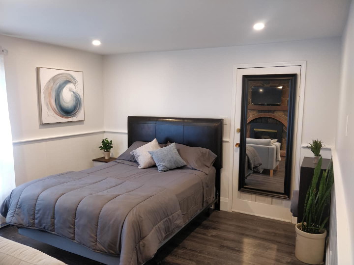 Charming Urban Retreat Near Downtown Kitchener - 키치너