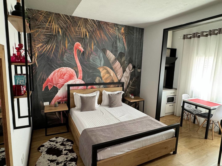 Casa Dorian Red Door Studio - Tirana