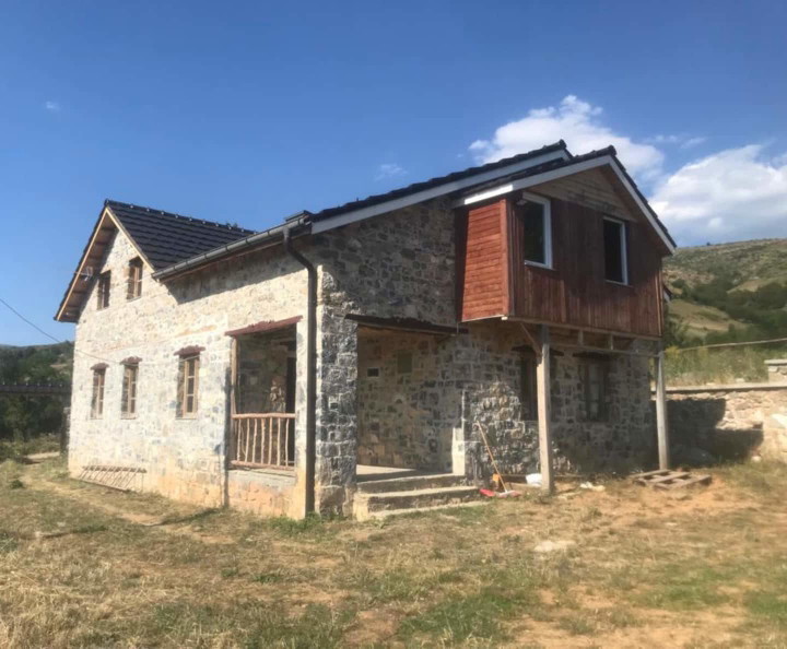 Shpia E Las Vol - Albanie