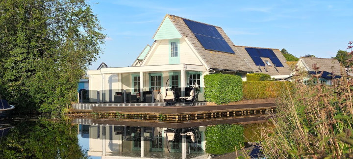 Vakantievilla Met Hottub, Privésteiger En Veranda - Groningen