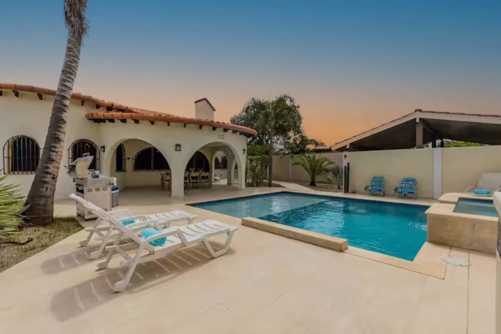 Beautiful 4br Villa W/private Pool ~ Close 2 Beach - Aruba