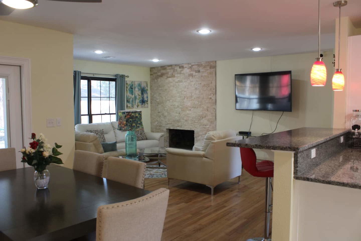 Cool Haven-a Quiet Elegant Contemporary Retreat - Tallahassee, FL