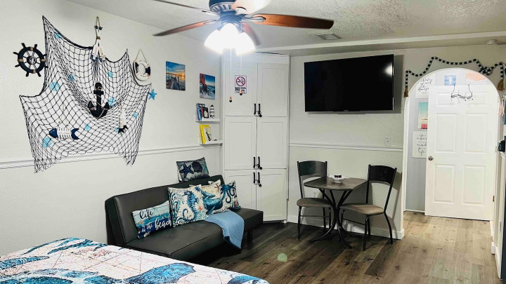 Private Rental Unit - St Pete - 10 Min To Beach - Saint Petersburg, FL