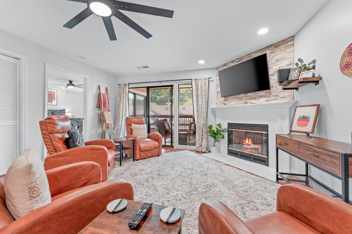 Branson Boho 1 Gated On Ground Floor Fully Redone 2 King Beds, 2 Full Bath!!! - ブランソン, MO